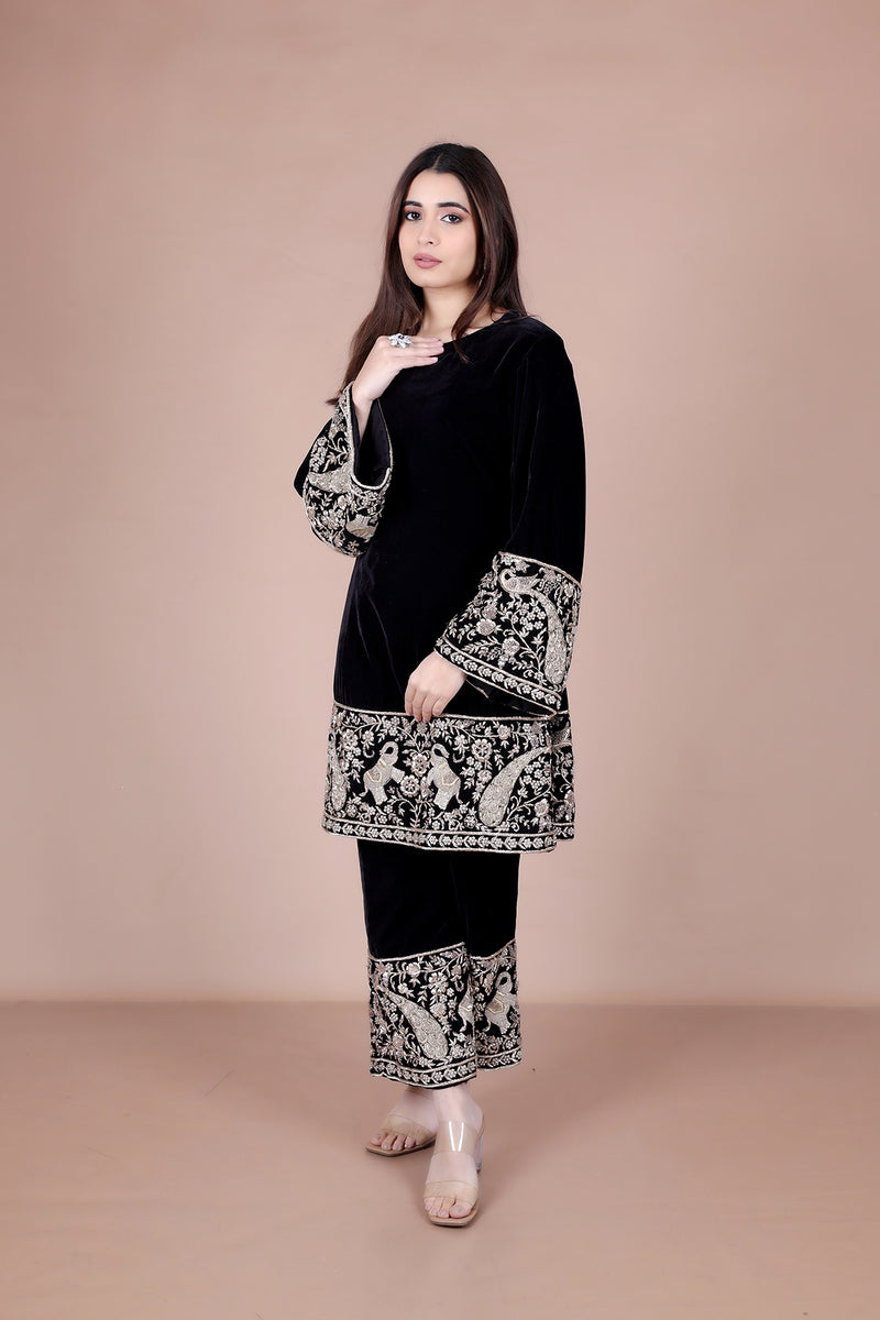 Black Pent suit in Velvet with umbrella sleeves – Roop Kala